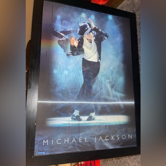 Bath and beyond | Wall Decor | The Pyramid Collection Michael Jackson ...